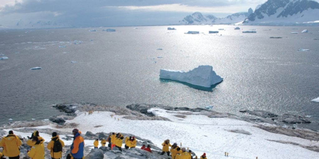 Best time to travel to Antarctica & how to choose an Antarctic cruise